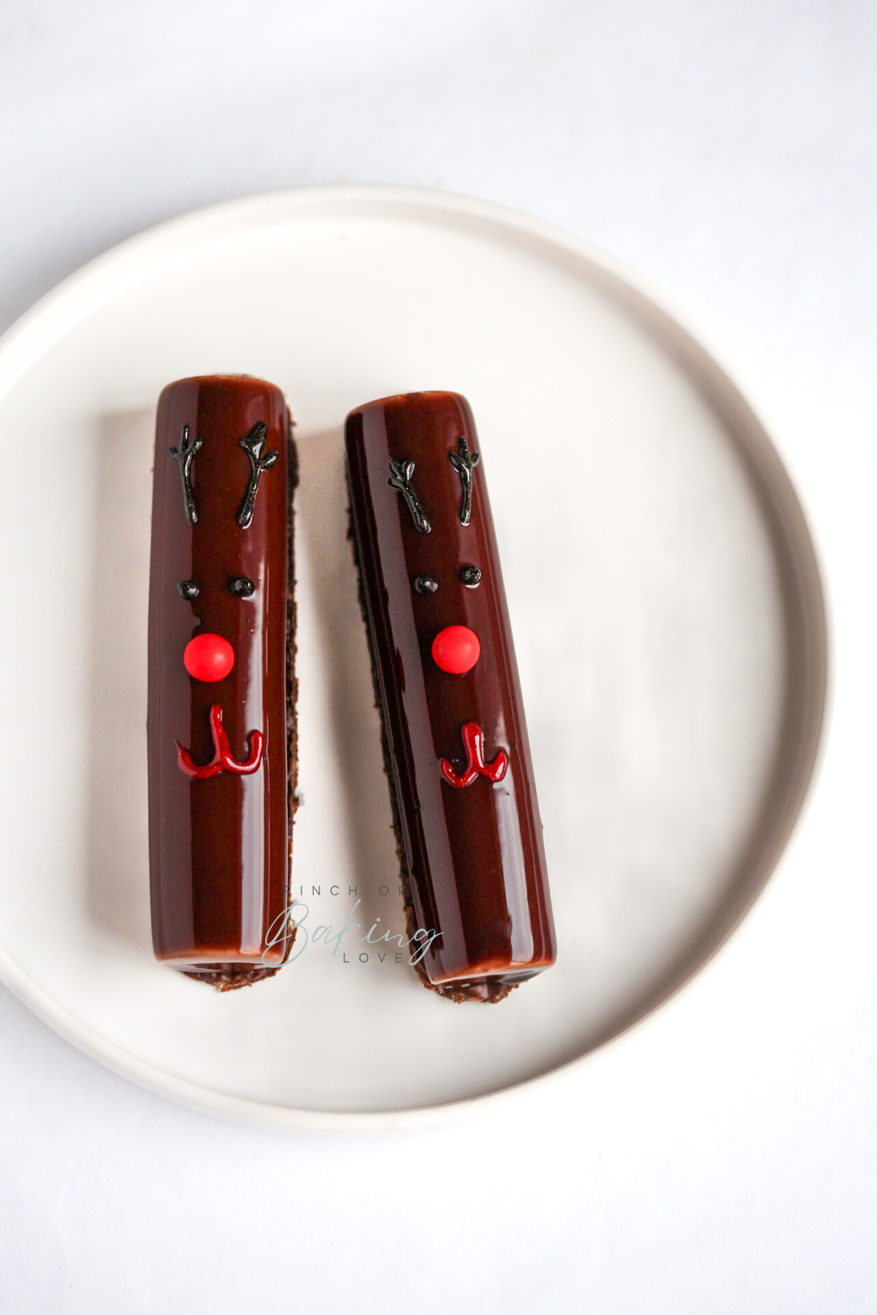 Christmas Reindeer Mousse Dessert/Entremet